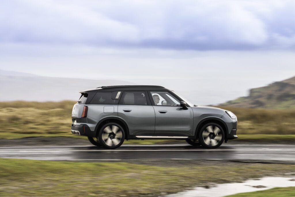 ALL-ELECTRIC MINI COUNTRYMAN OFFERS. | Ocean Group