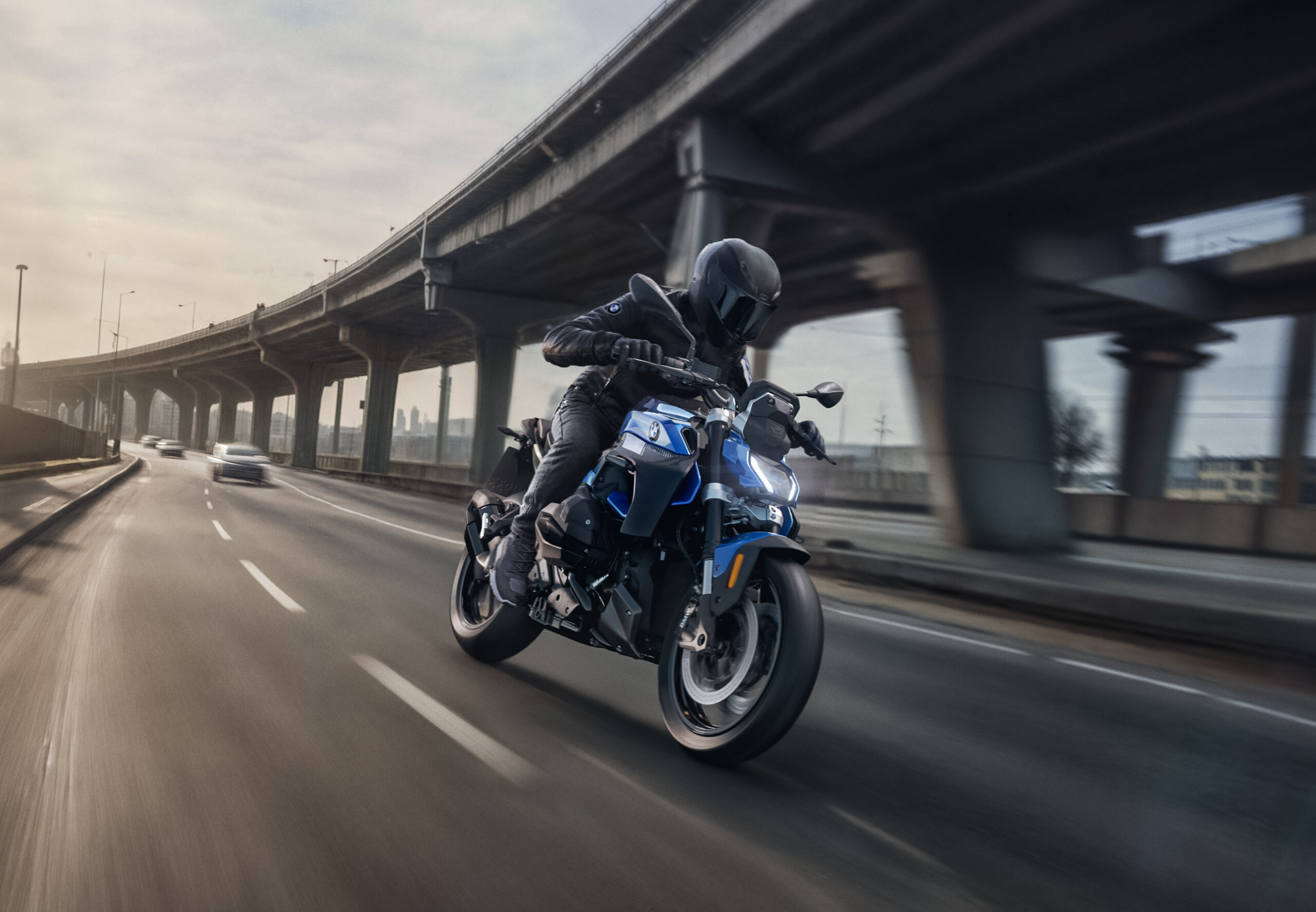 R 1300 R Offer | Ocean Group